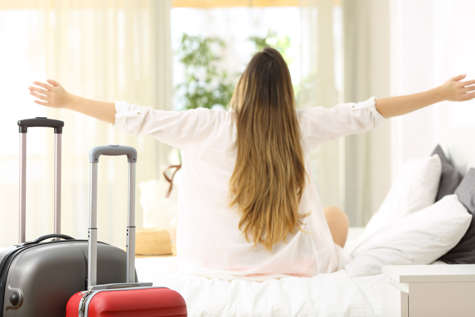 Guest Room Essentials: 7 Items You Need to Create an Ultra Cozy Space ...