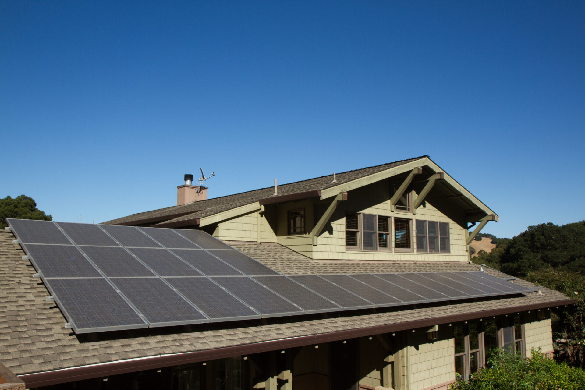 How Much Money Will Solar Panels Save You in 2020? - Lives On