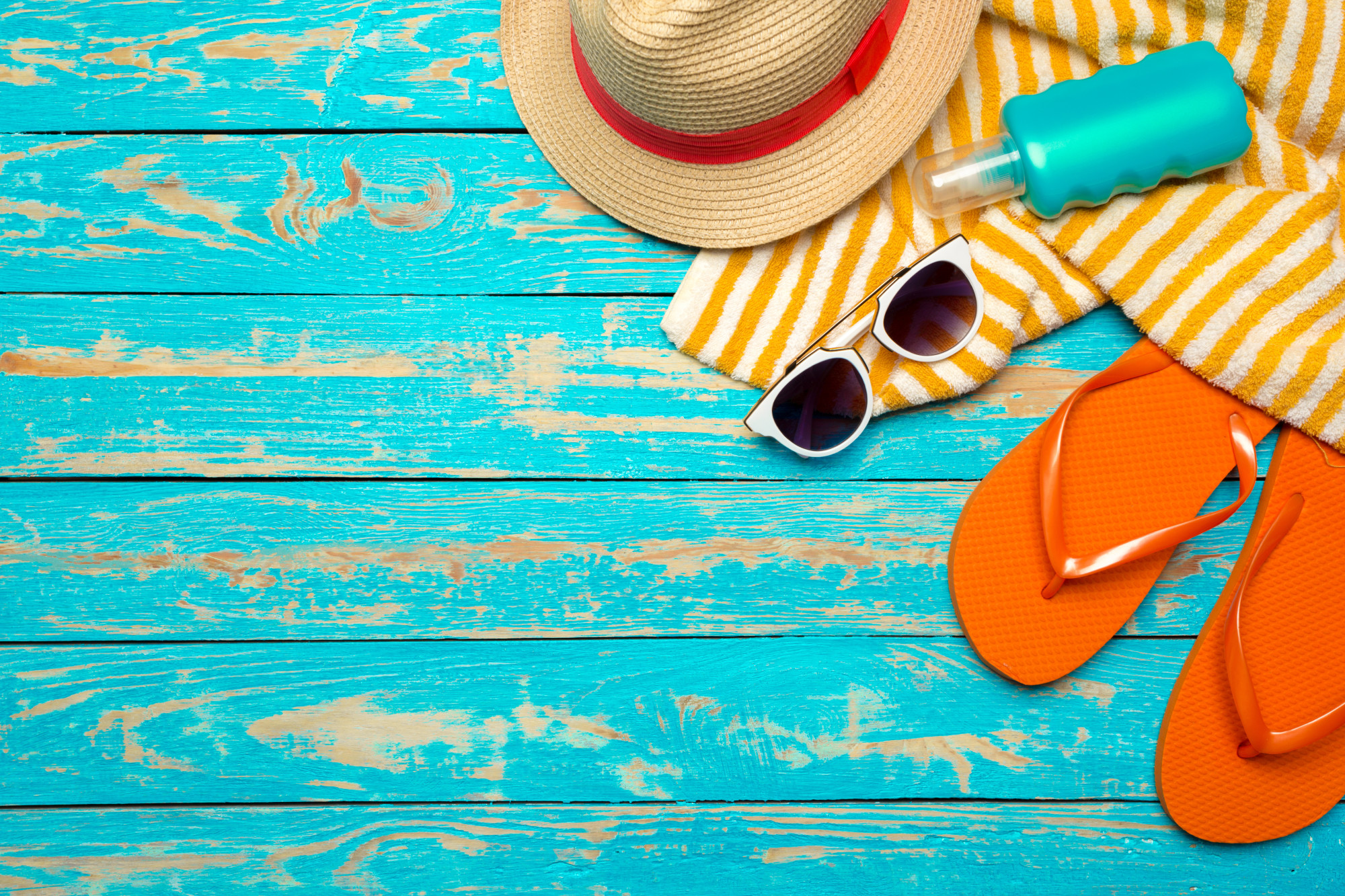 10 Things To Bring To The Beach This Summer Lives On 10 Things To Bring To The Beach This Summer Lives On